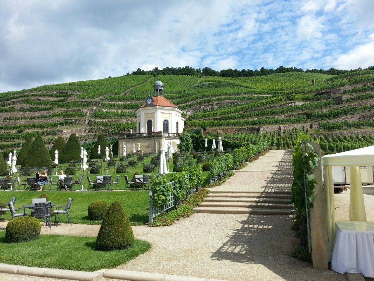 Sektfest im Schloss Wackerbarth mit dem Siegersekt aus Essenheim ...